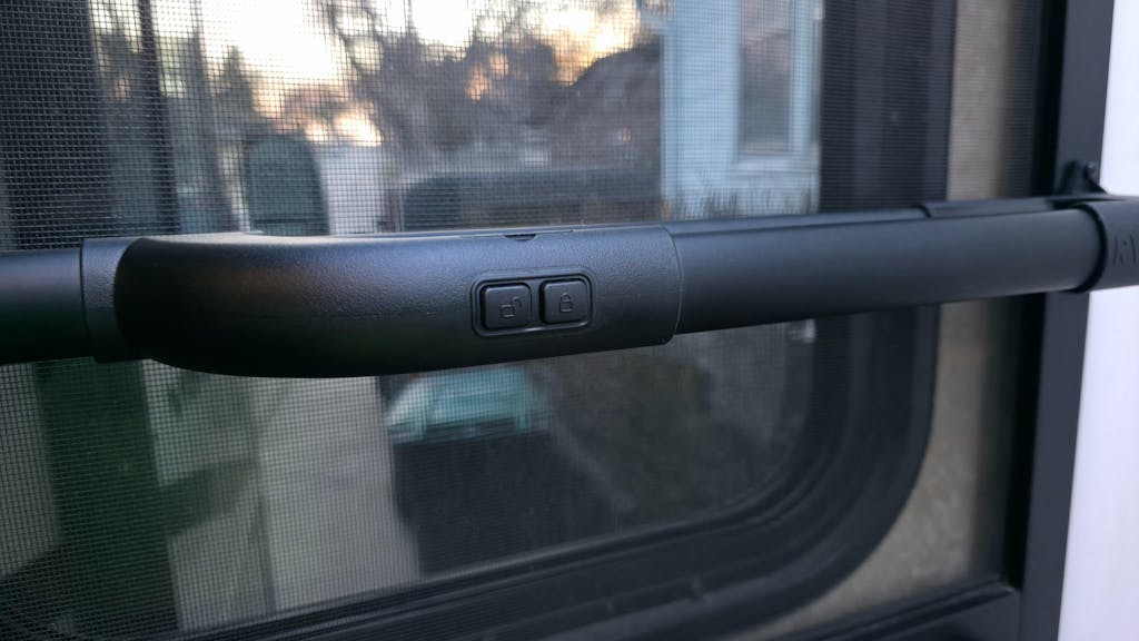 RVLock QuickLock Screen Crossbar