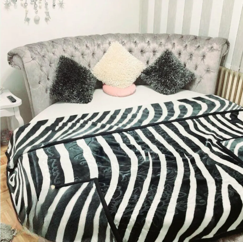 Sleigh Circular Round Bed | circle bed frame | round chesterfield bed ...