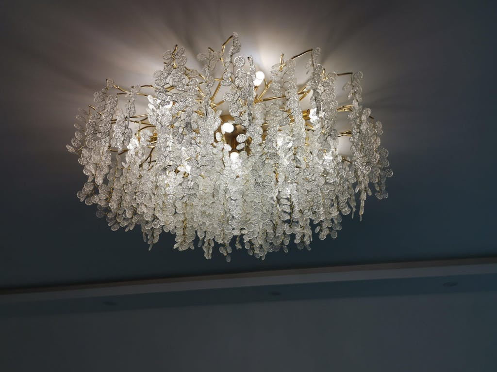 Shiro Noda Crystal Chandeliers – SamuLighting