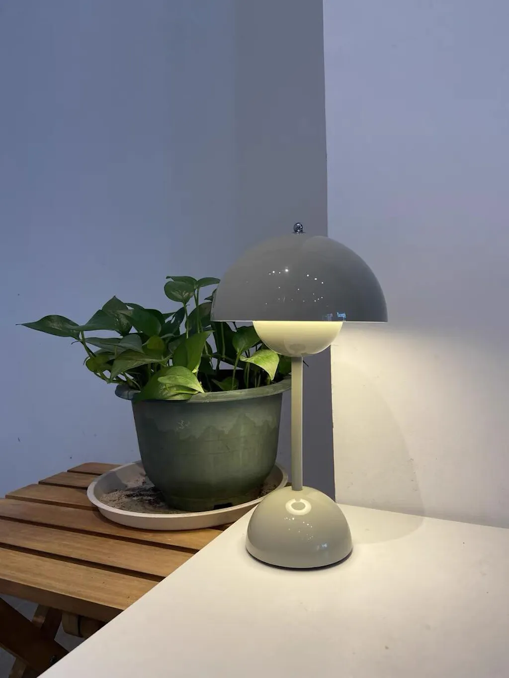 Flowerpot Table Lamp Portable – SamuLighting