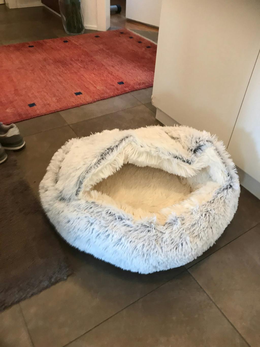 #1 Fluffy Calming Pet Cave – San Frenchie