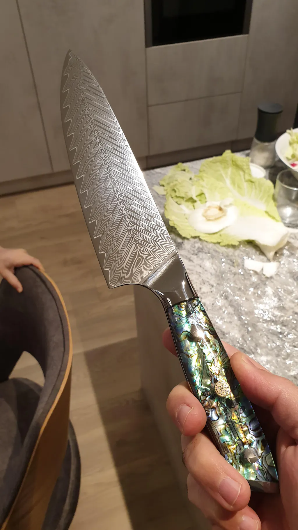 Chikashi (ちかし) Damascus Steel Knife With Abalone Handle – santokuknives
