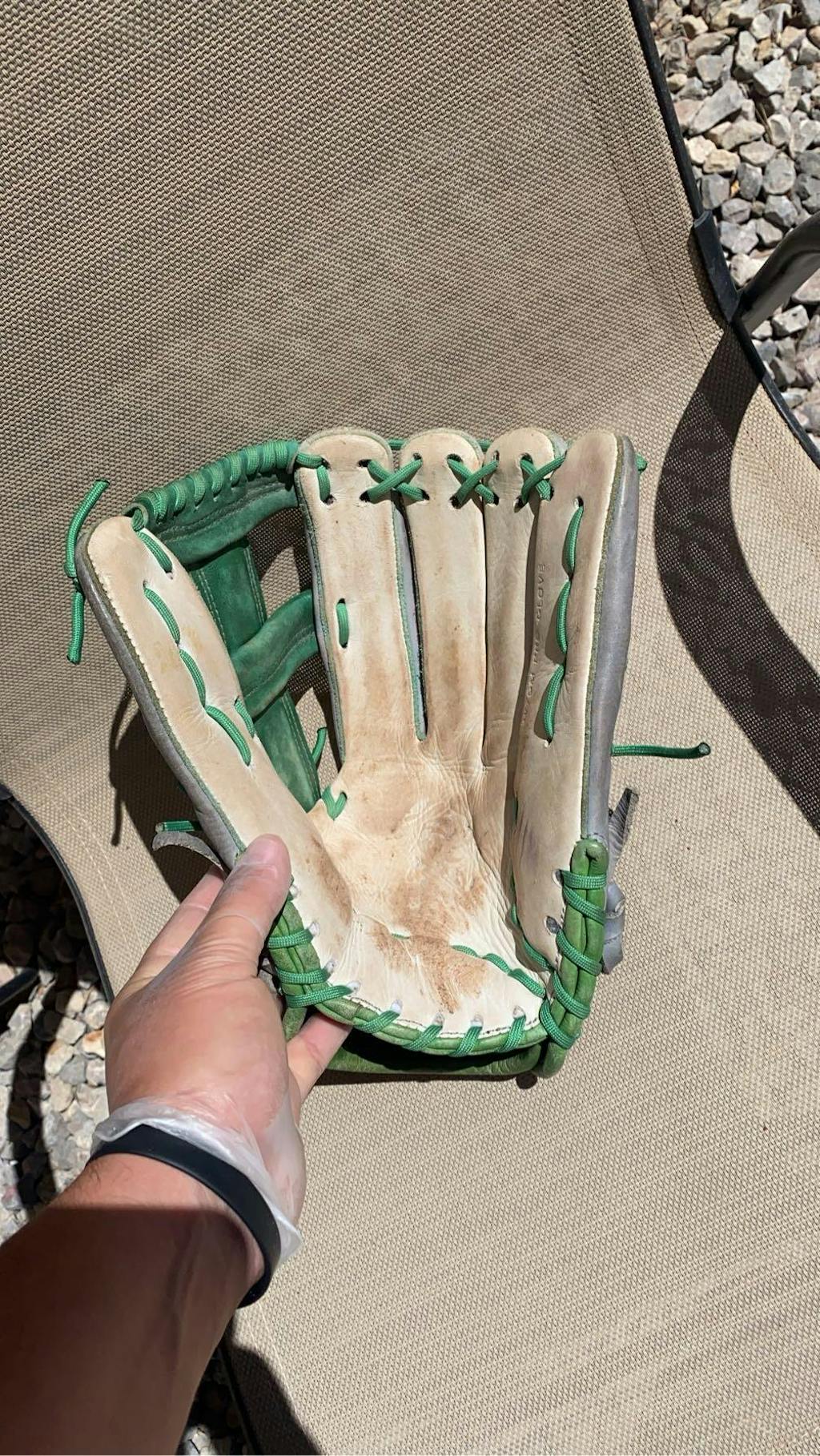 Sarna Baseball® Official Site - Baseball Glove Leather Cleaner