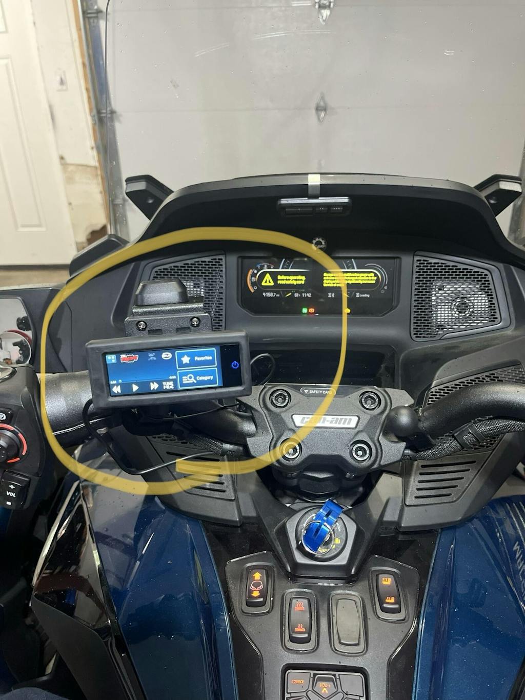 SiriusXM Radio Motorcycle Kit with CommanderTouch Receiver and Rubber Case