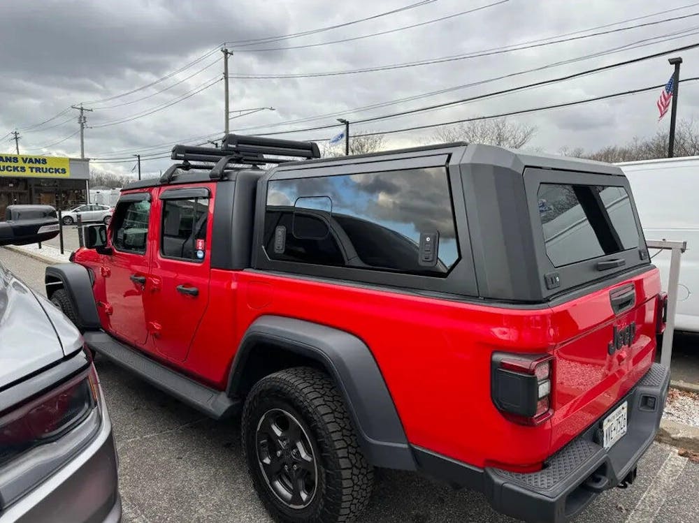 Jeep Gladiator Sport Truck Cap