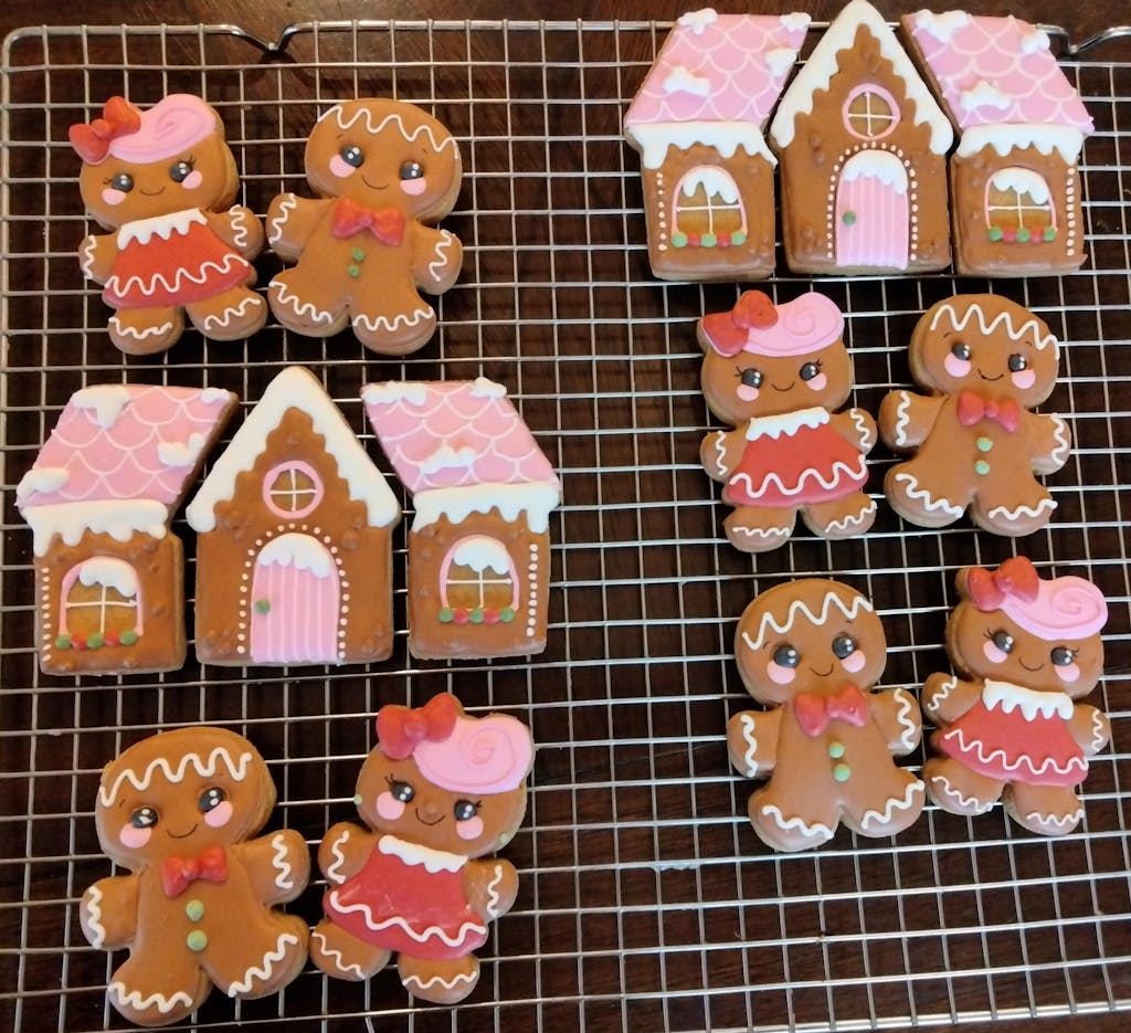 2-Pc Gingerbread House Cookie Cutter Set