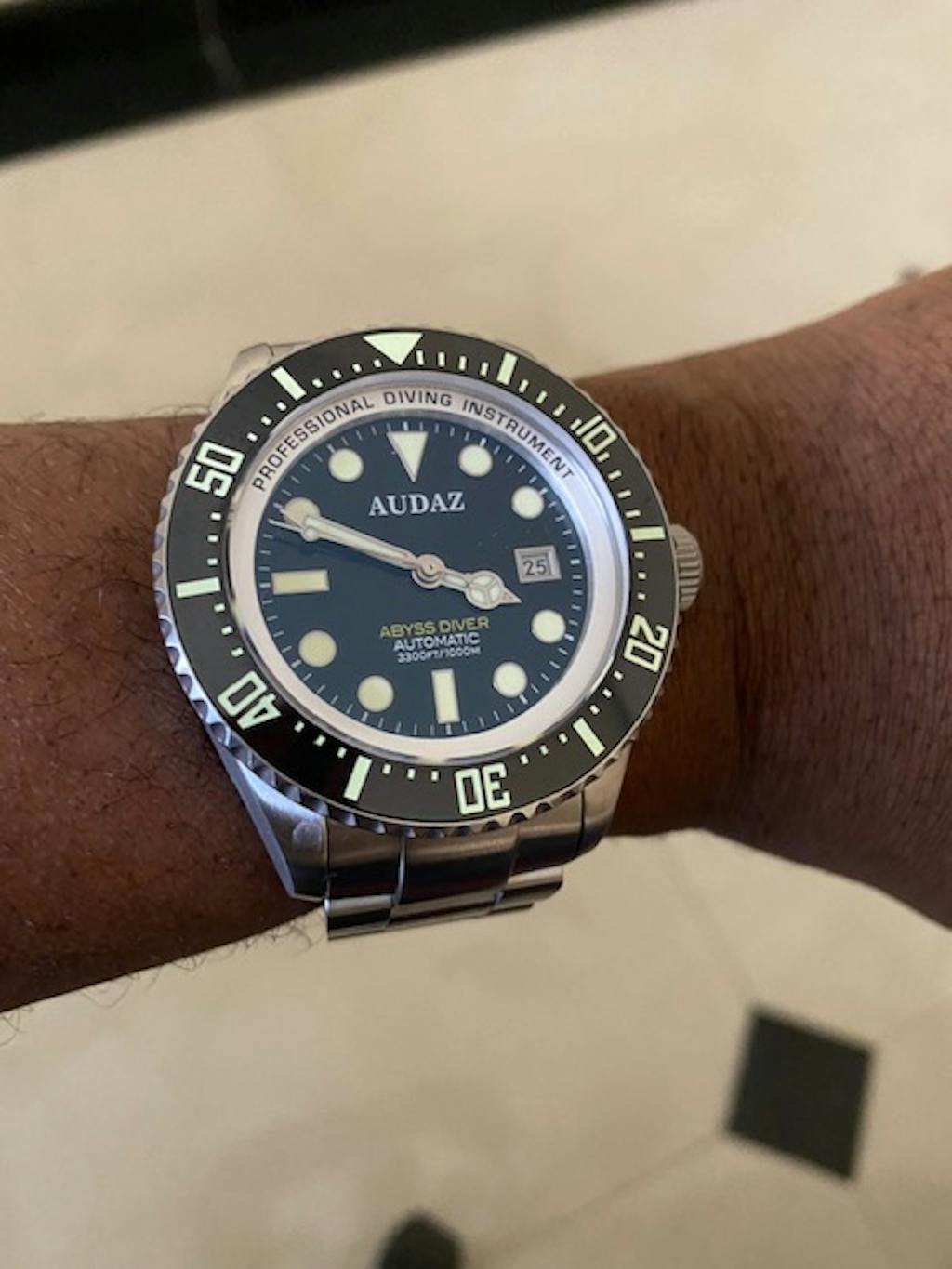 Audaz Abyss Diver ADZ-3010-01 - SeriousWatches.com