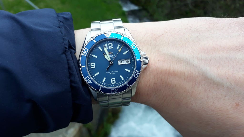 Orient RA-AA0818L Kamasu Mako - SeriousWatches.com