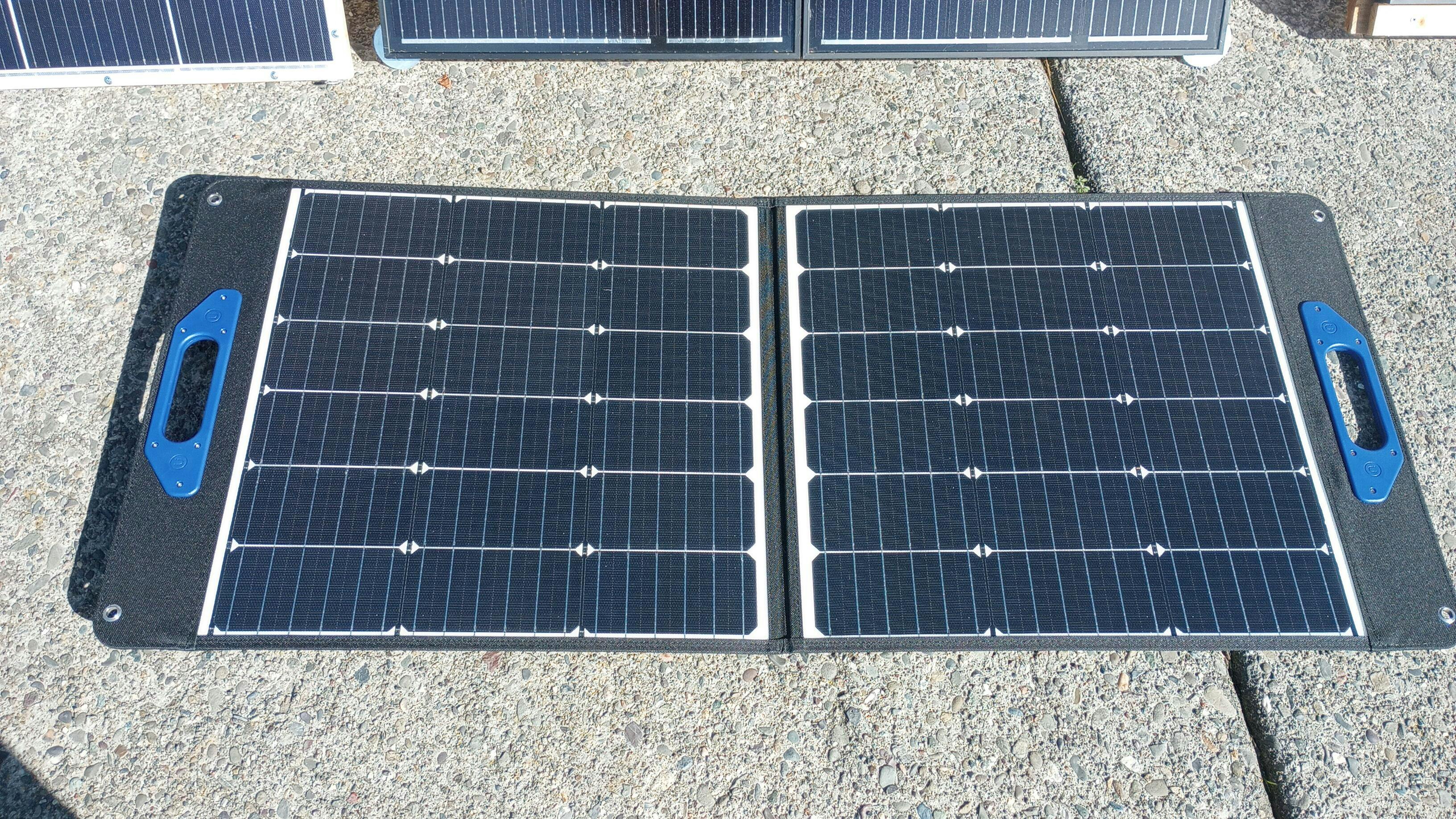 100 Watt Folding Solar Panel – Shade Stopper