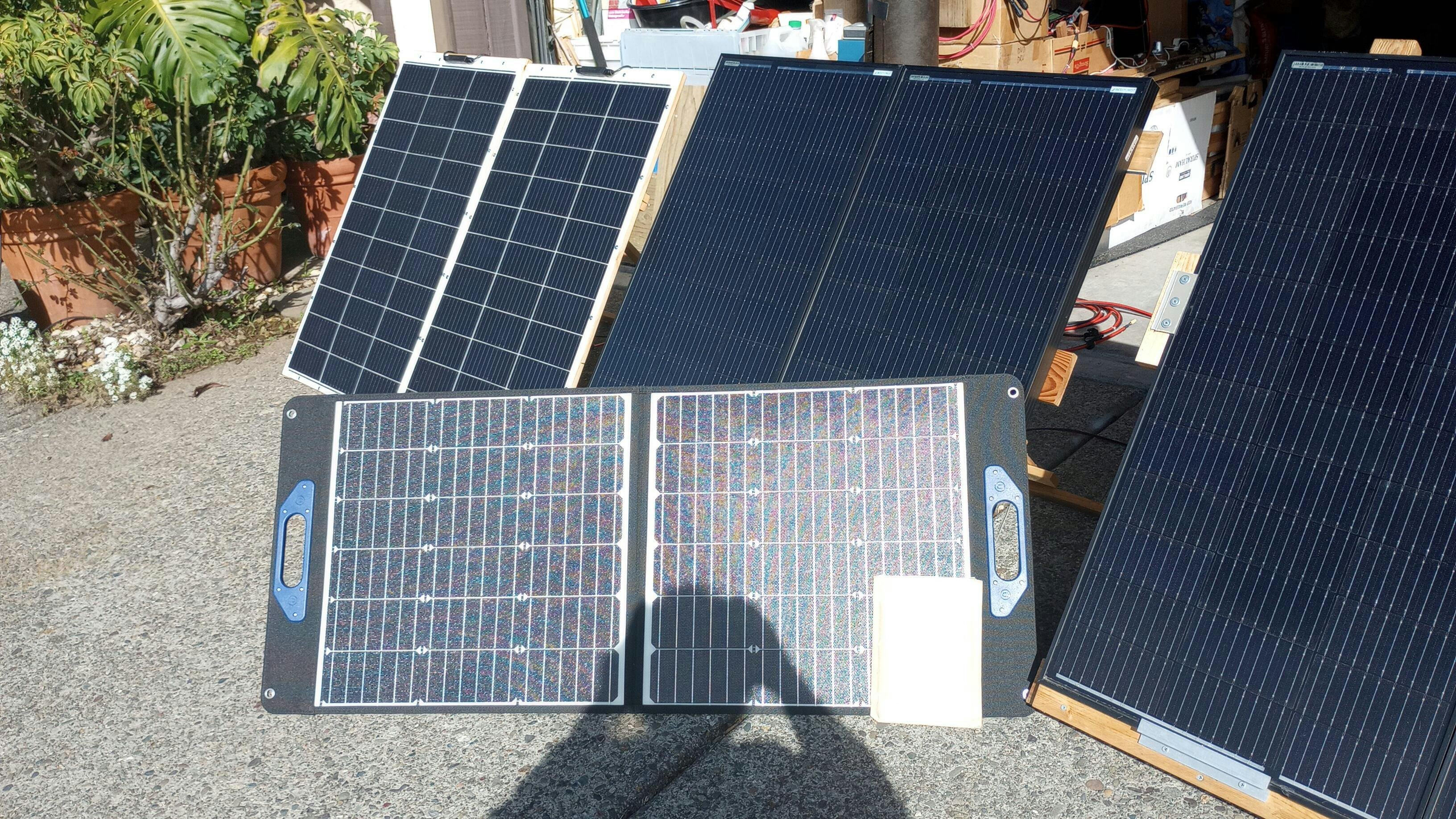 100 Watt Folding Solar Panel – Shade Stopper