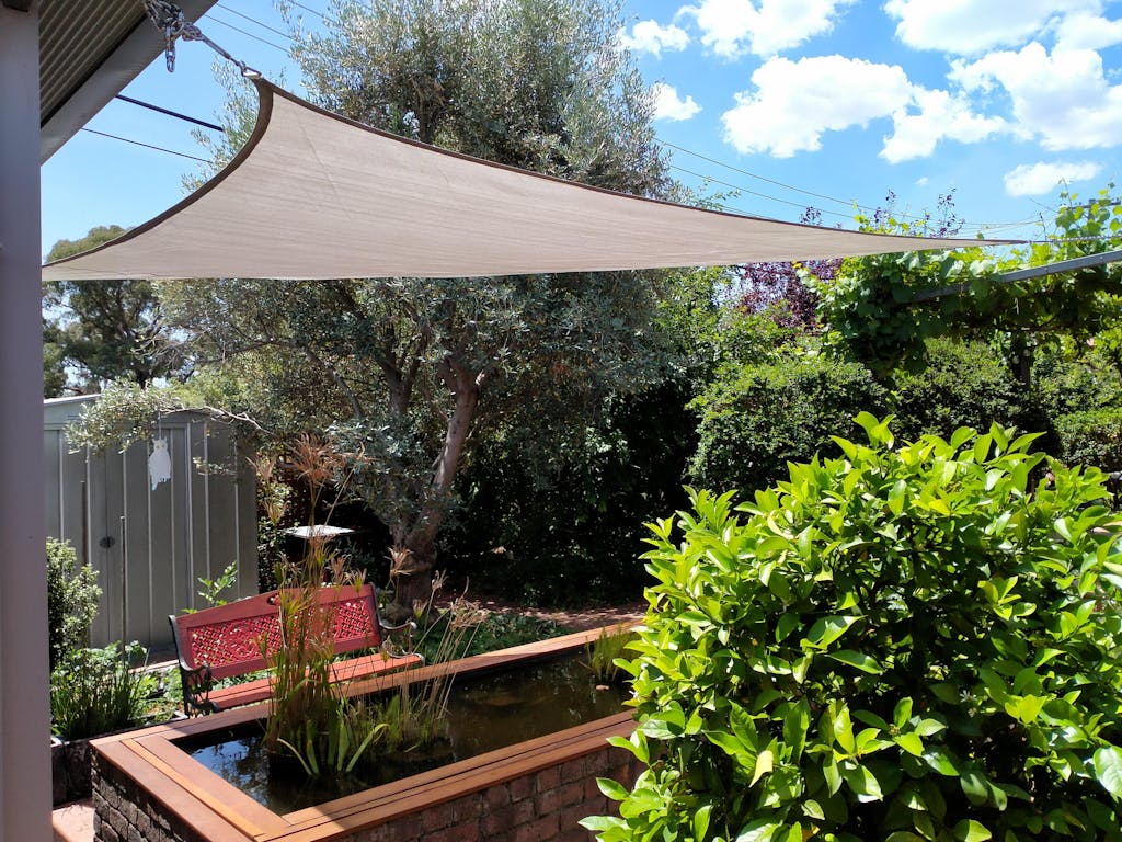 Grey Right Angle Triangle Shade Sail – shadematters.com.au