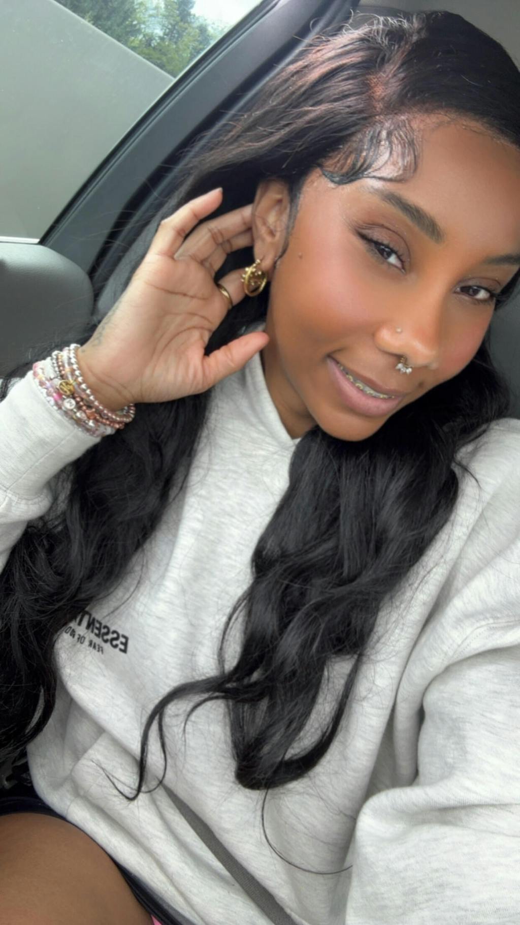 Ice Cream Lace Glue (Medium) – SHEGLOWSHAIR LLC