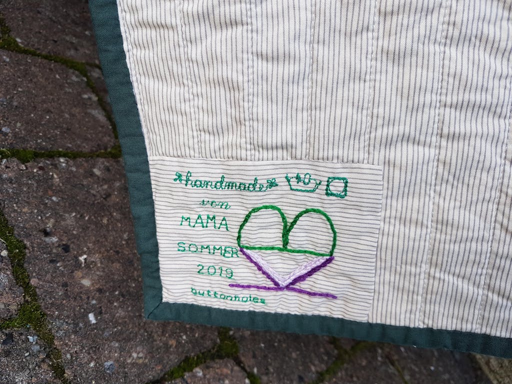 Buttonholes Quilt Pattern – Shiny Happy World