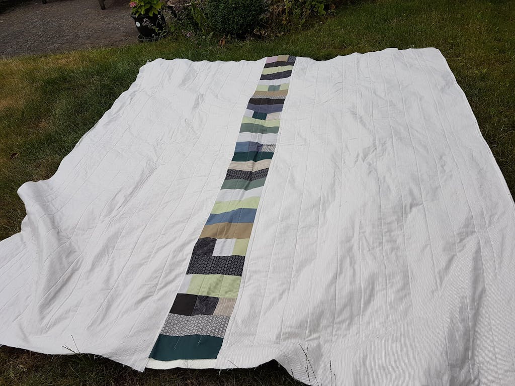 Buttonholes Quilt Pattern – Shiny Happy World