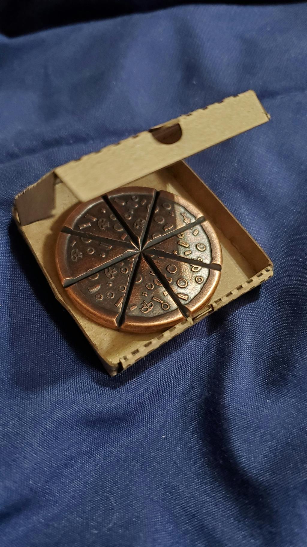 Pizzas of Eight Breakable Supreme Pizza Coin with two Tiny Pizza Boxes