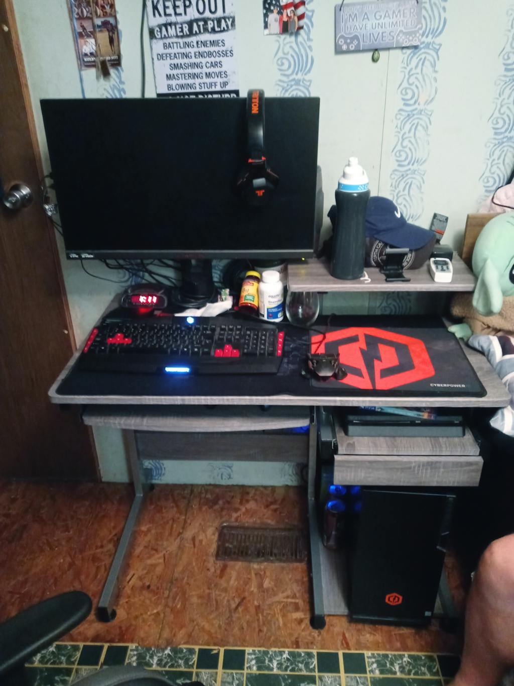 Techni Mobili Complete Compact Workstation Desk — Shopango.com