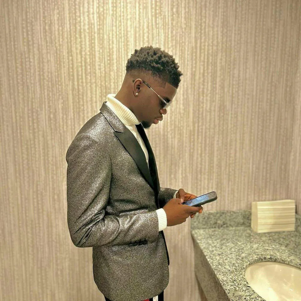Glitter Silver Sequins Men Suits Peaked Lapel Two Piece Prom Outfits