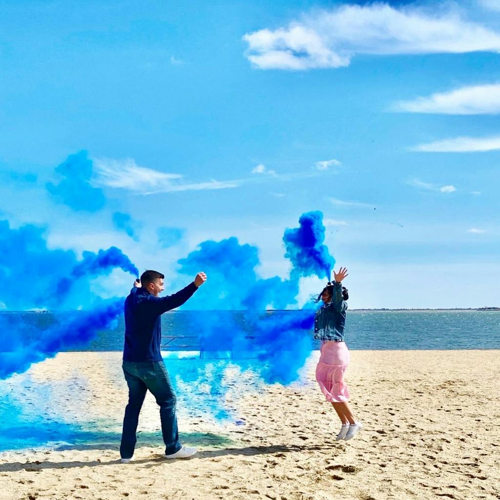 About Us - Shutter Bombs - Smoke Bombs for Photography