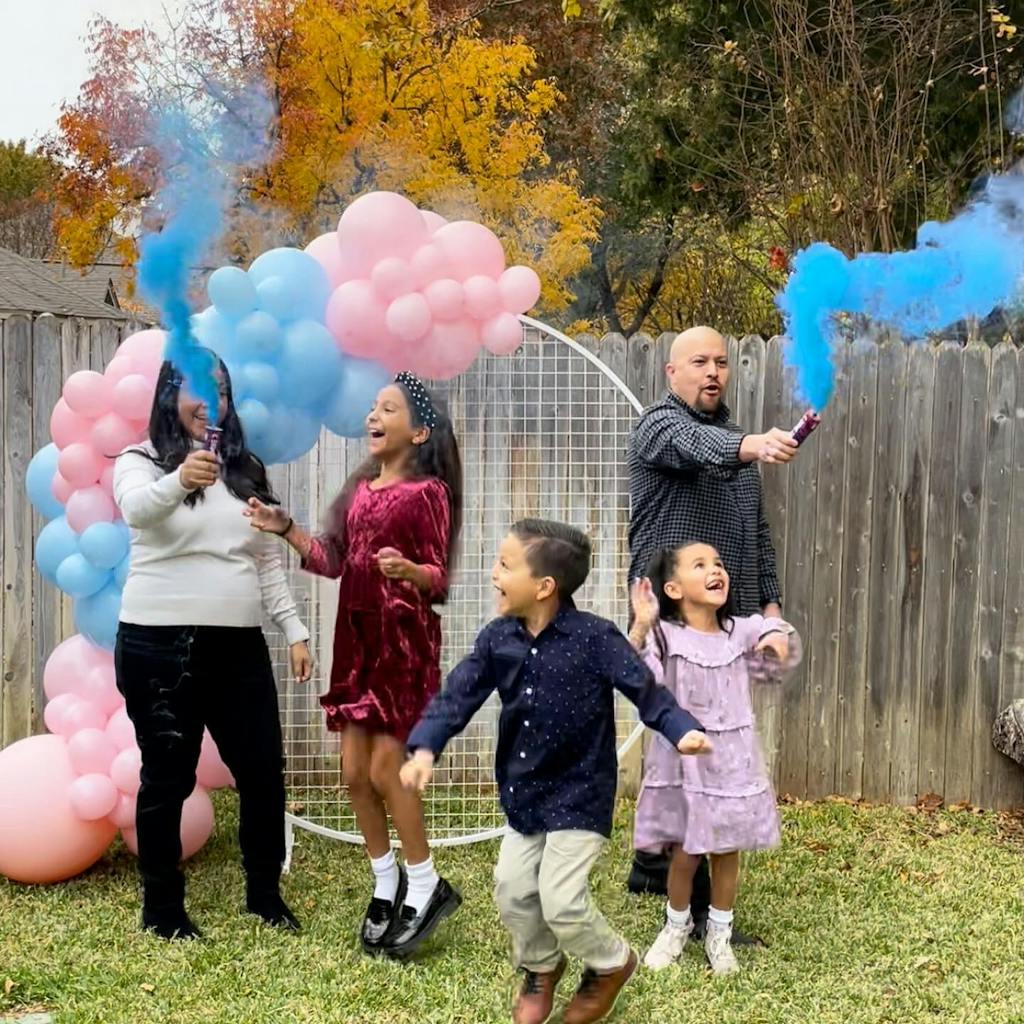 Best Gender Reveal Smoke Bombs - Most Popular Smoke Bombs