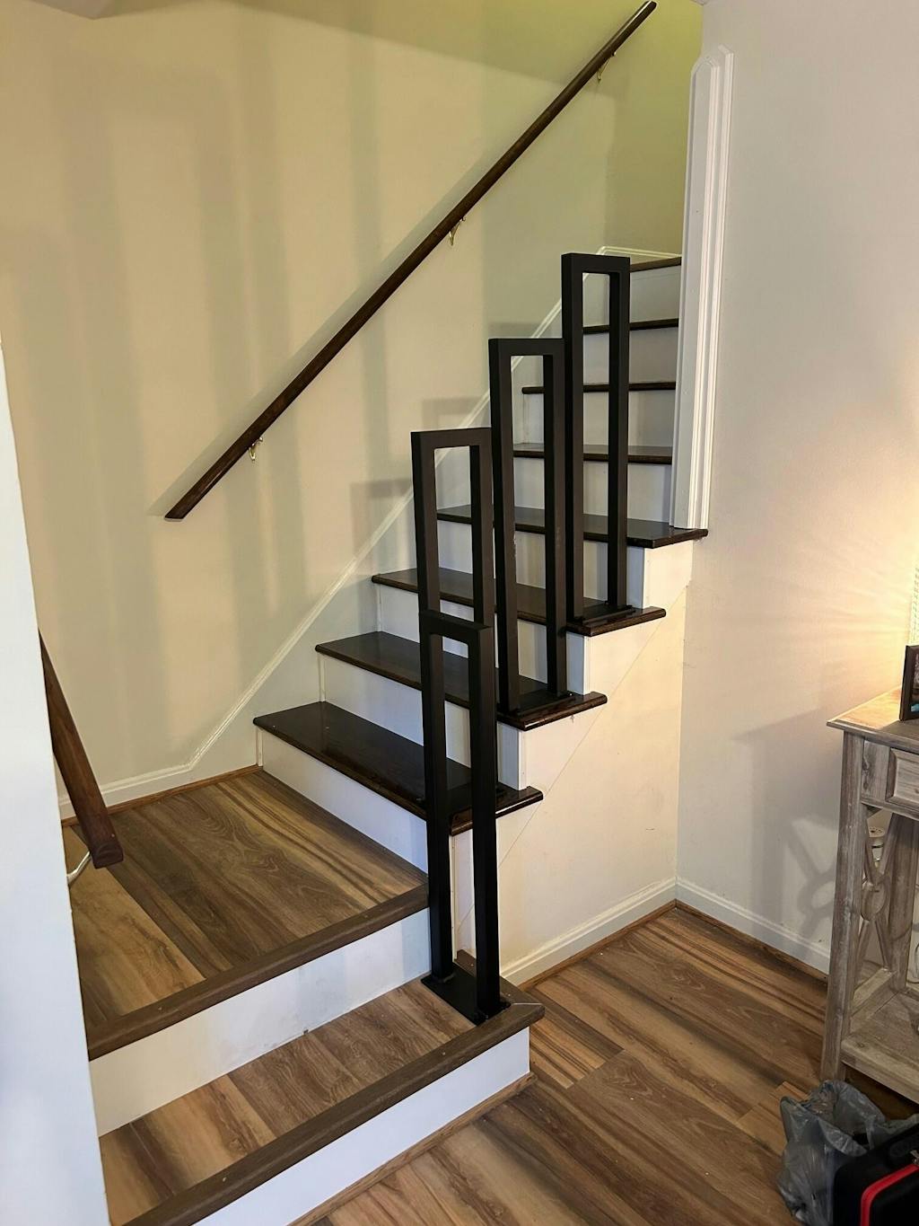 Modern Wrought Iron Guardrail | Custom Railing for Stairs – SI Handrails
