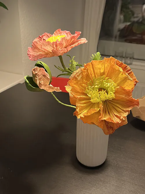 Paper flowers by Signe Scharling