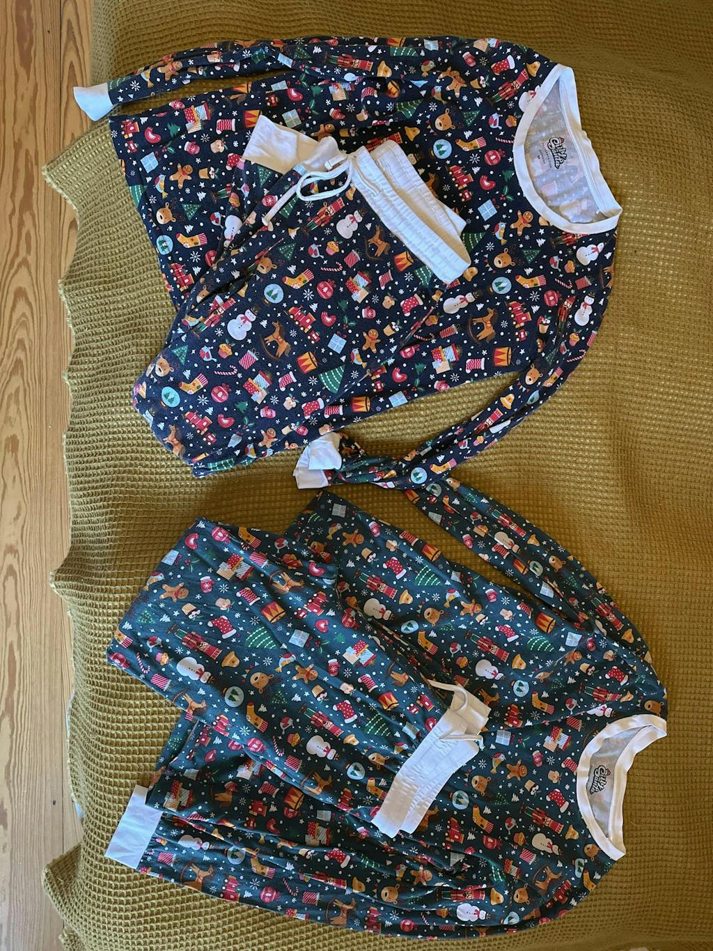 Matchande julpyjamas till hela familjen - Här finns alla storlekar ...