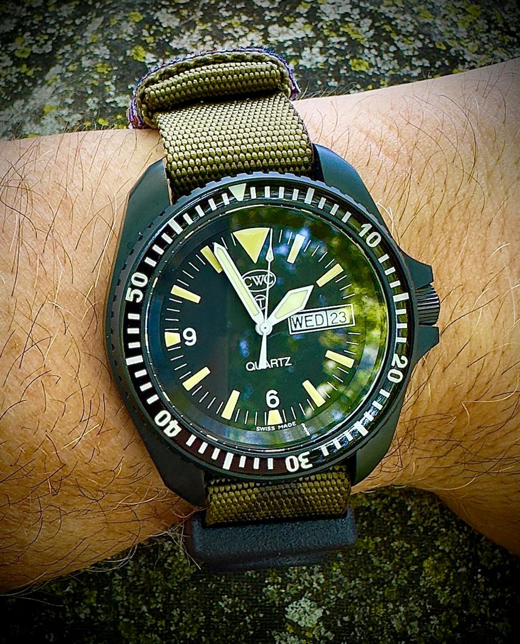 NATO SURVIVAL BUTTON COMPASS