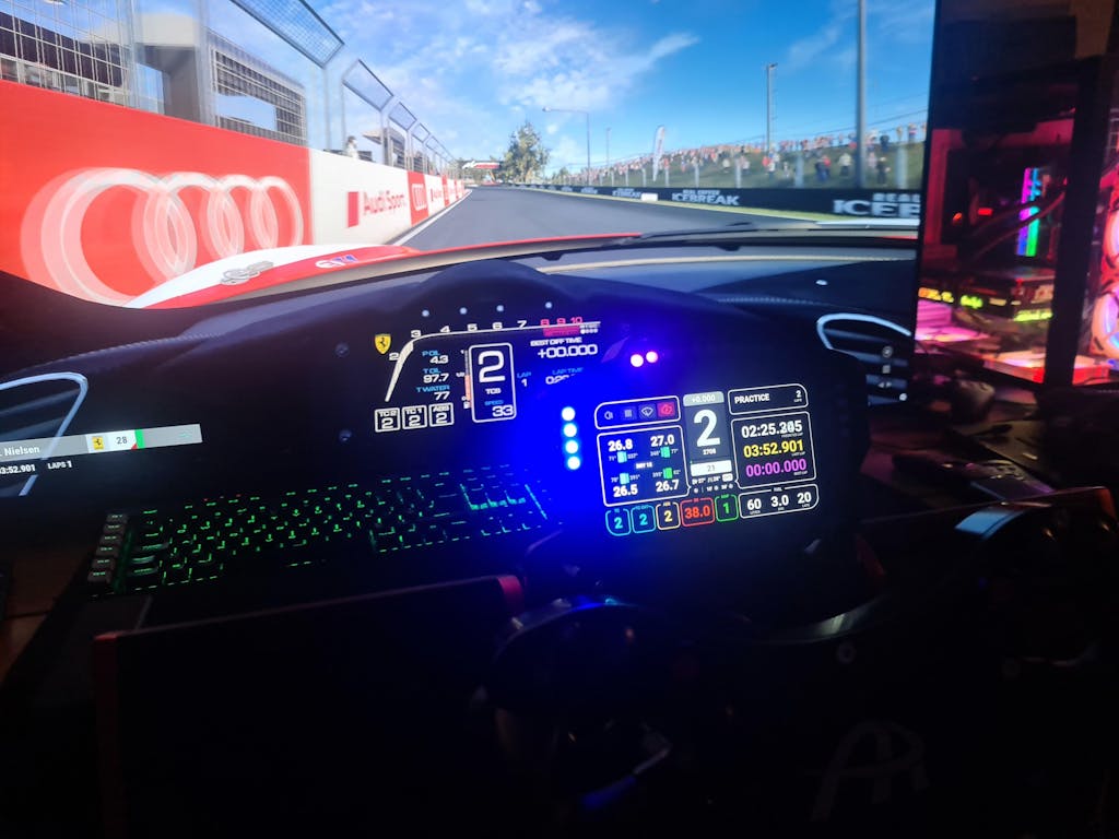 DDU 6 Carbon Sim Racing 5" Dash Display with LEDs – Sim Racing Addict