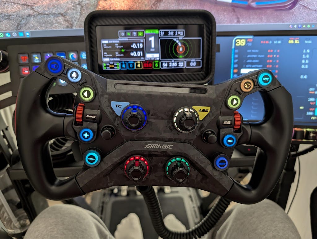 Simagic GT Neo steering wheel ready for Fanatec Wheelbase – Sim Racing ...