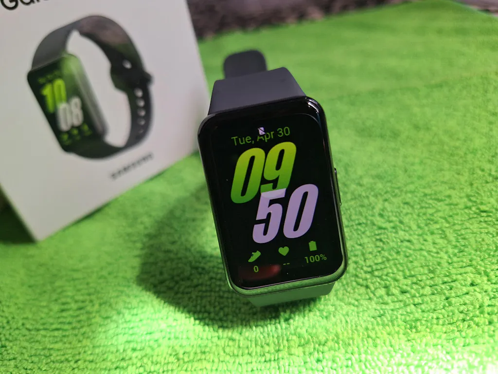 Samsung Galaxy Fit 3 Smartwatch – SimplyTek