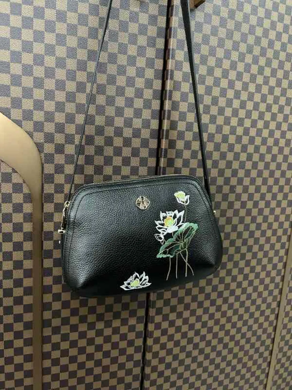 Embroidery Leather Shoulder Bag Black Lotus Handbag | Sinocultural