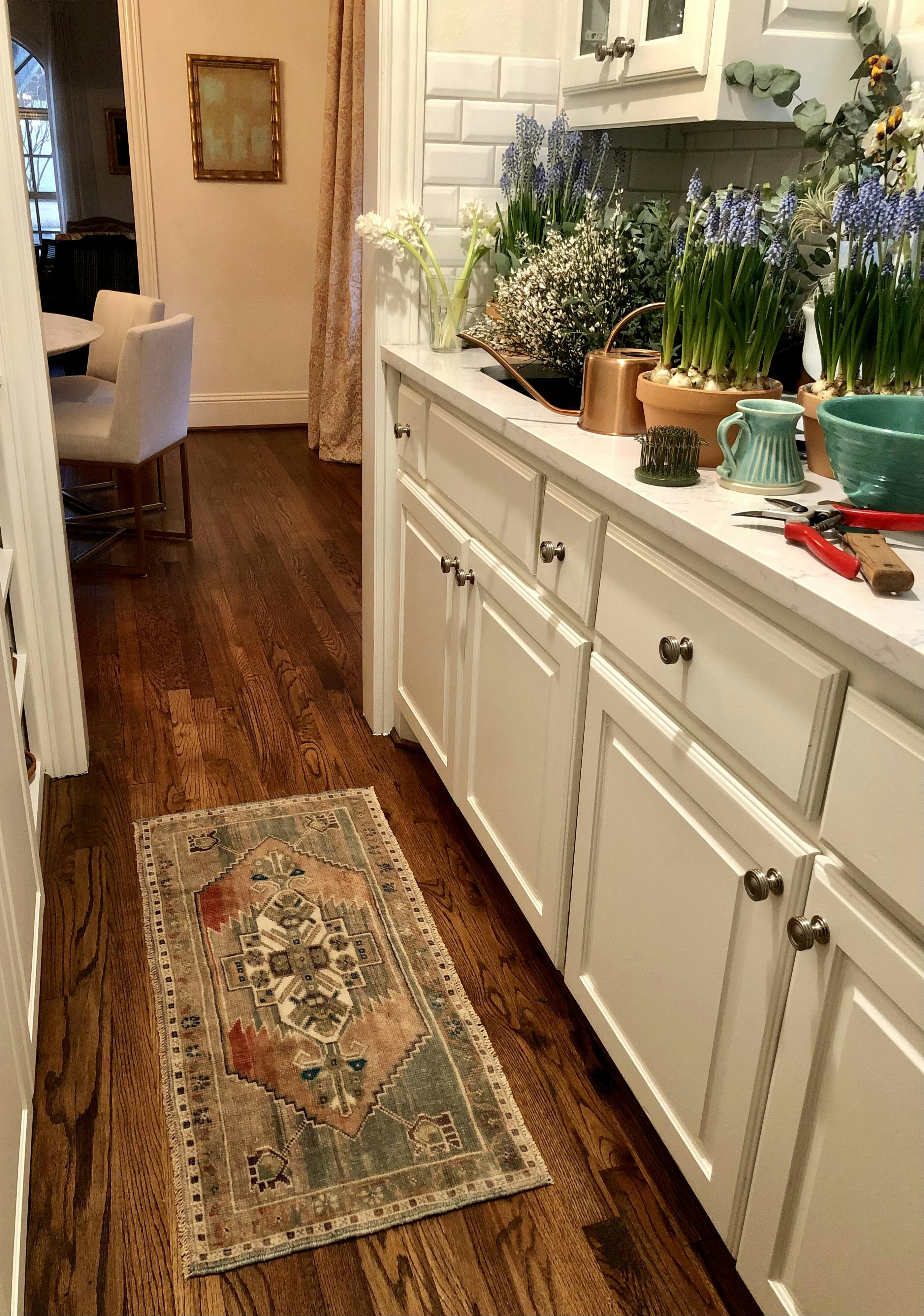 No 1534 1 8 X 3 4 Six Vintage Rugs No 1534 1 8 X 3 4 Six Vintage Rugs