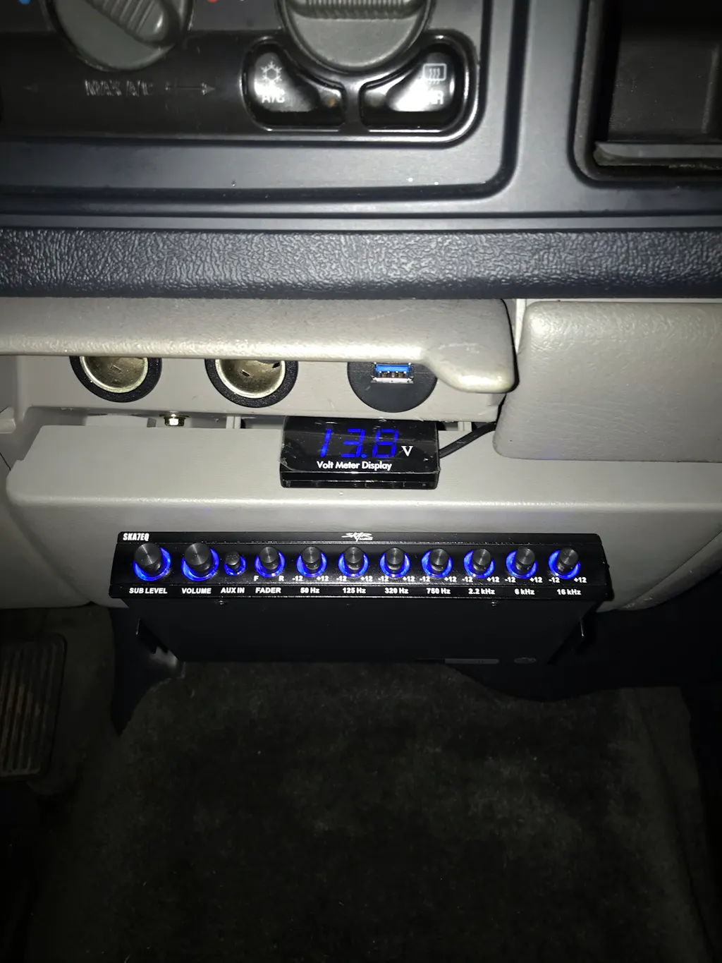 SKA7EQ | 7 Band 1/2 DIN Car Audio Pre-Amp Graphic Equalizer - Skar Audio