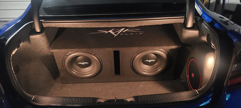 Skar Audio - Dual 12" 2,400 Watt SDR Series Loaded Sub Box & Amplifier