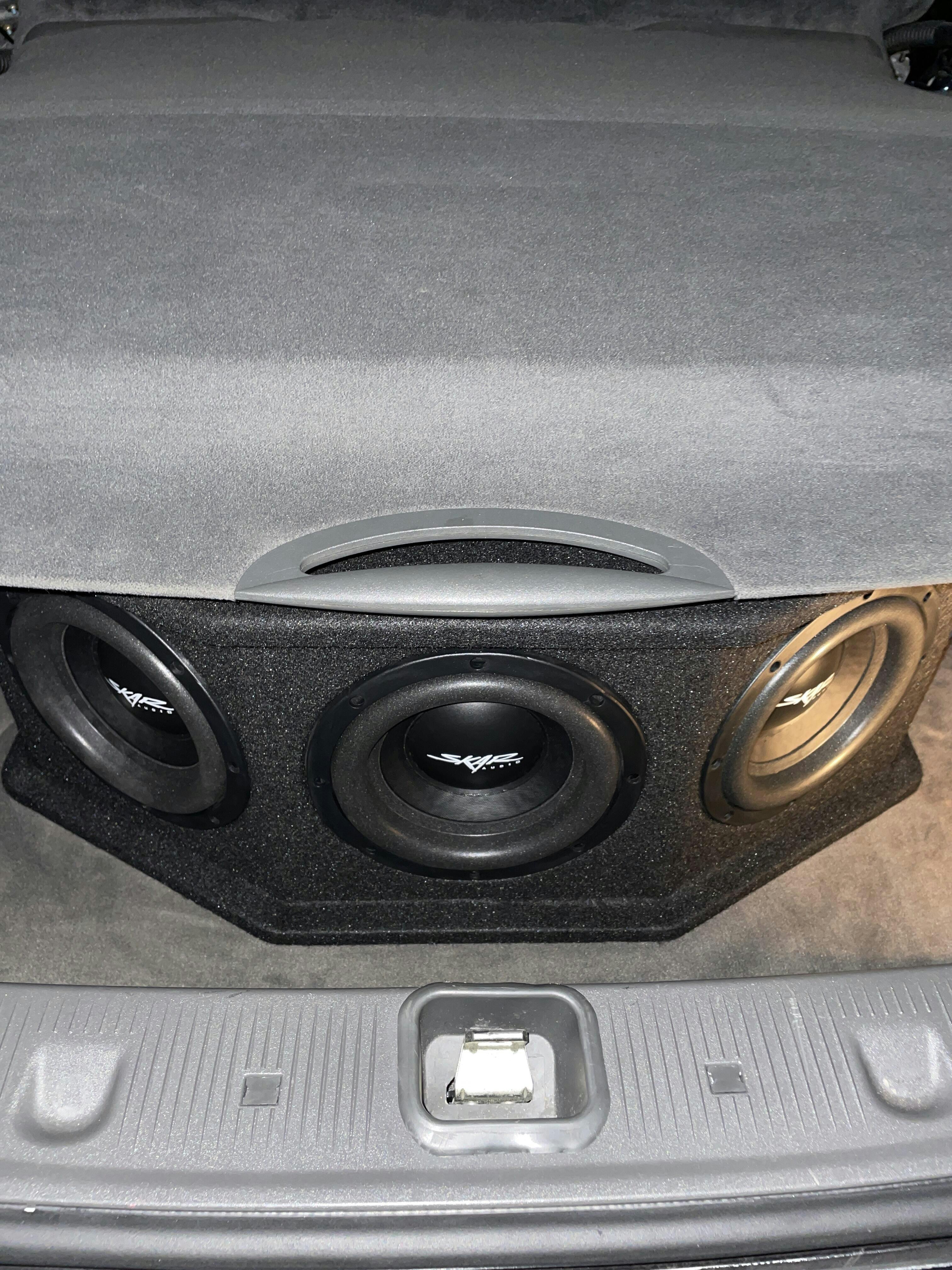 Skar Audio - Triple 8" 2100 Watt SDR Series Loaded Sub Box & Amplifier