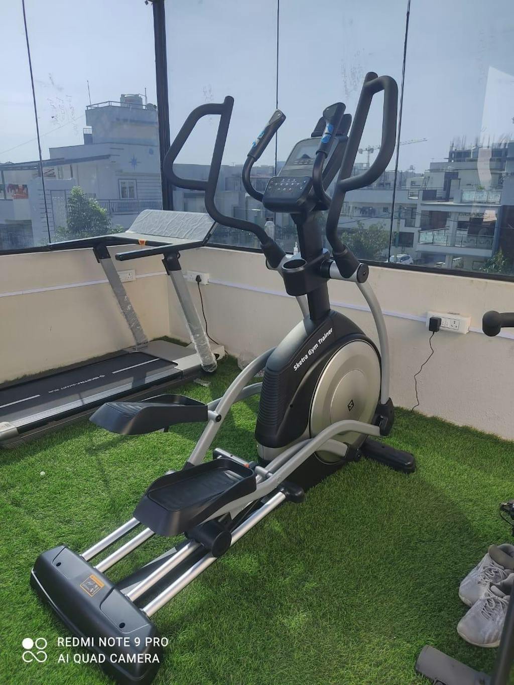 Sketra Smart Run Treadmill - Sketra