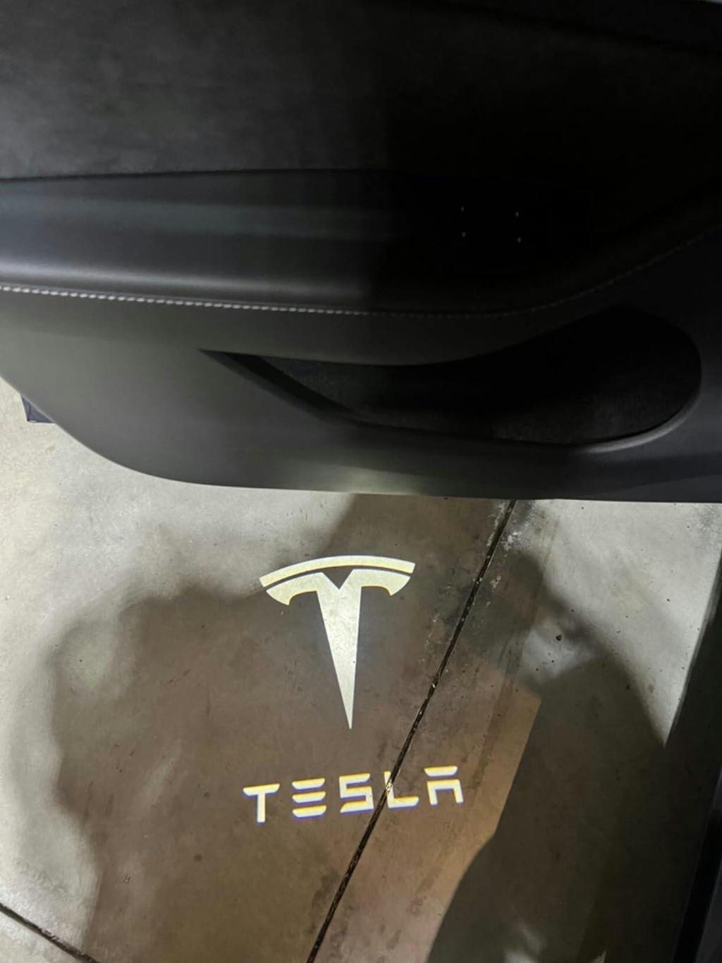 SilverHolder® Premier Tesla Projector Kits – SilverHolder