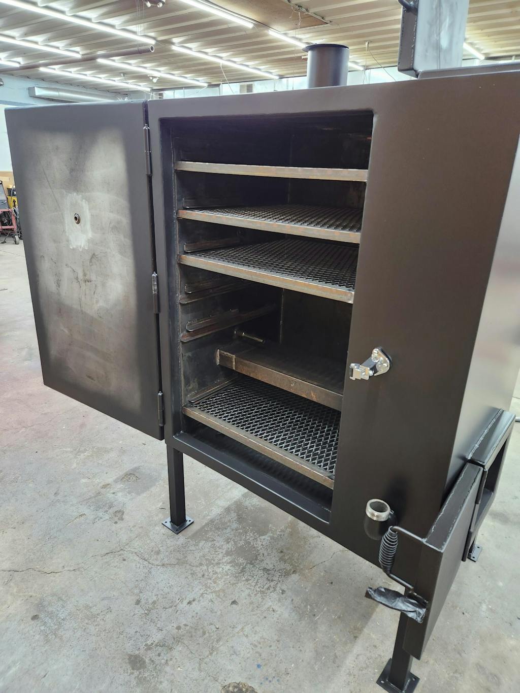 Cabinet Style Smokers, Gravity Feed – SmokerPlans By SmokerBuilder