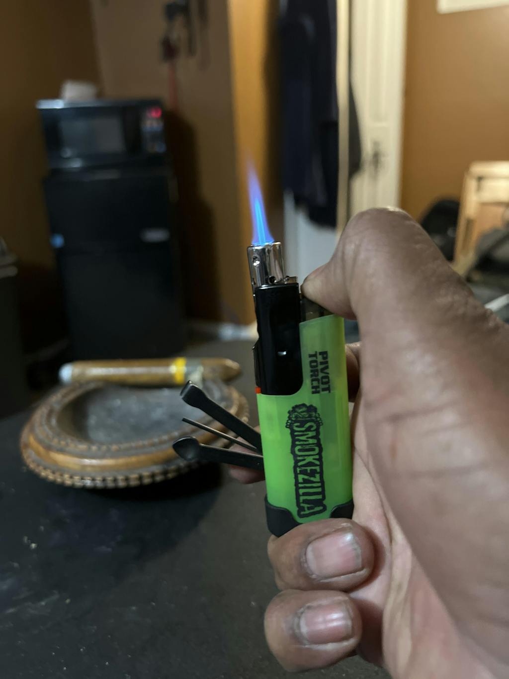 Smokezilla Pivot Torch – Smokezilla Shop