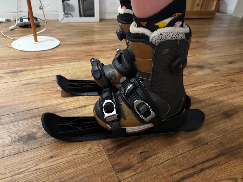 Snowfeet PRO - Mini Ski Skates - Pro Model | Official Snowfeet® Store