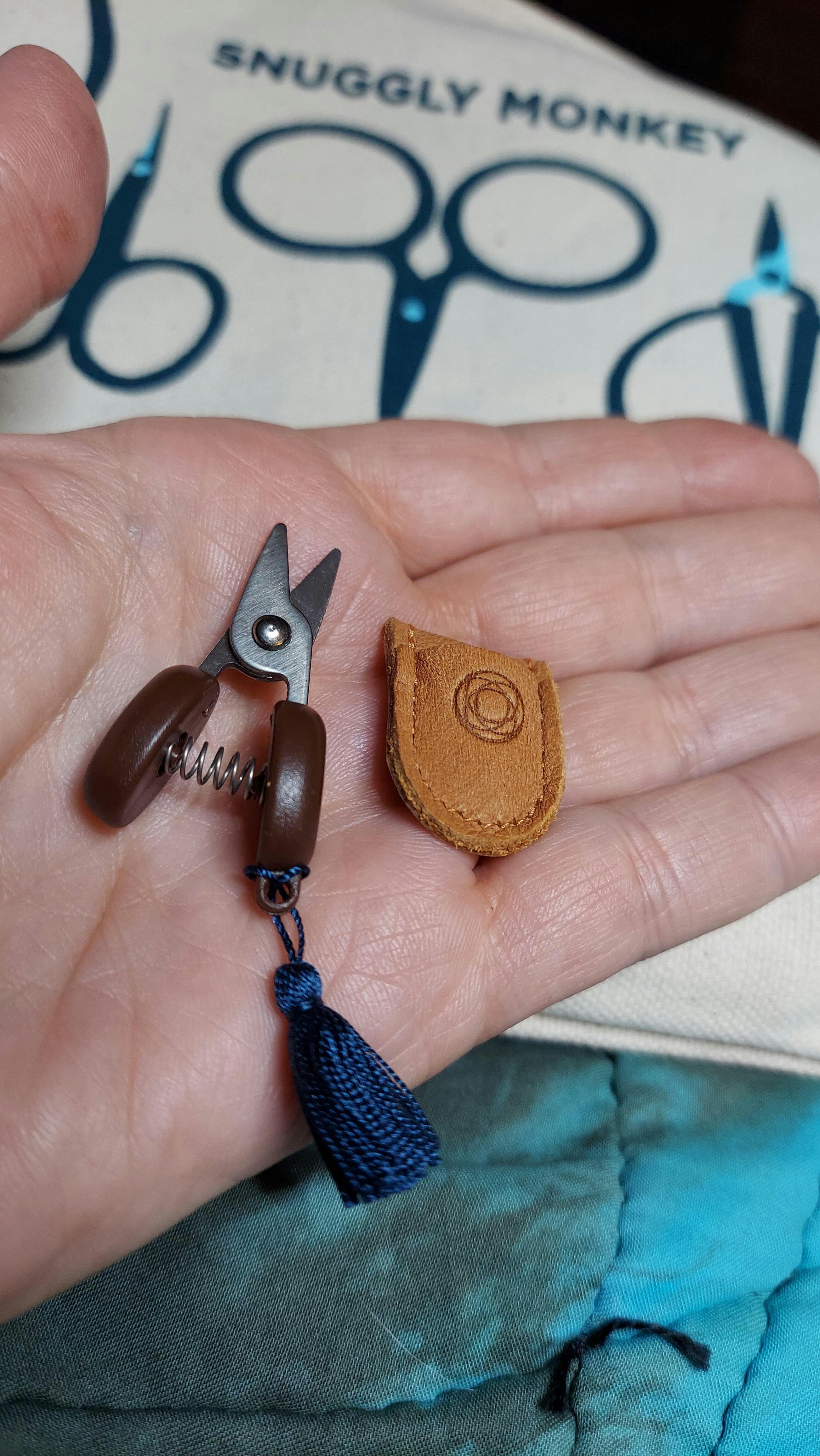 Mini Japanese Thread Snips with Leather Sheath - Snuggly Monkey