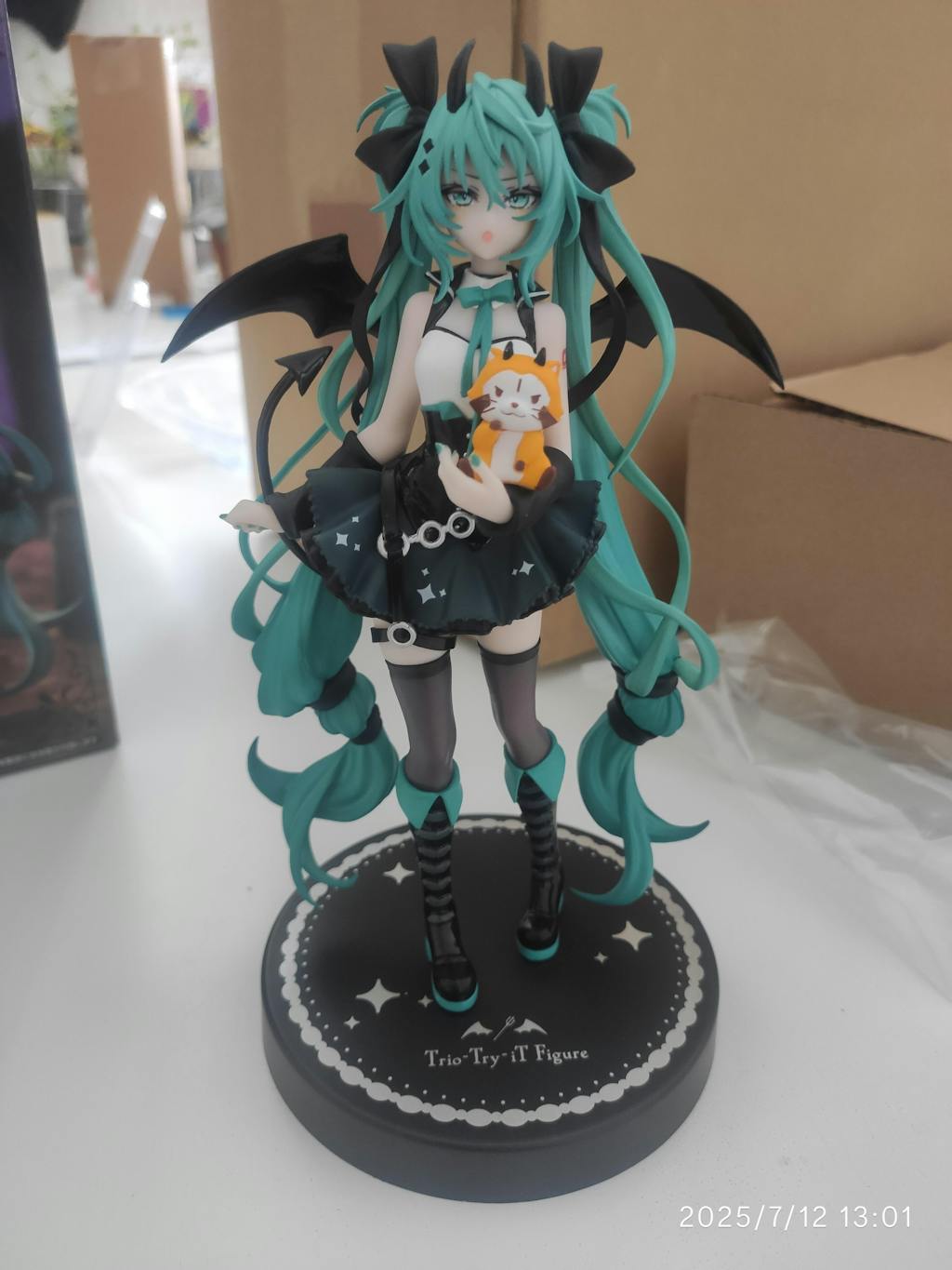 Araiguma Rascal - Vocaloid - Hatsune Miku - Rascal - Trio-Try-iT - Aku ...