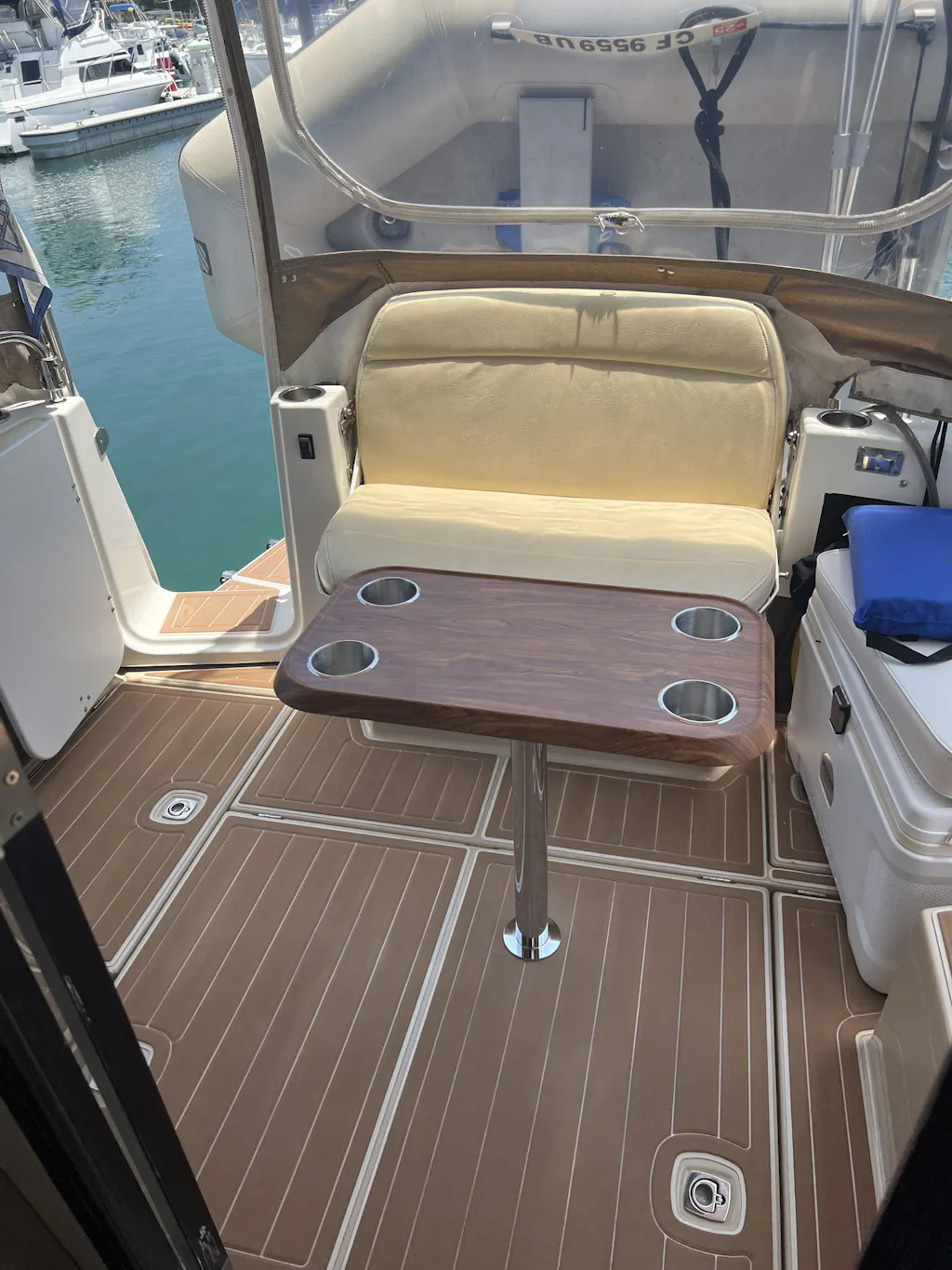 Boat Table Set - Flush Mounting Bolt System (6 colors) – SOLBREEZE