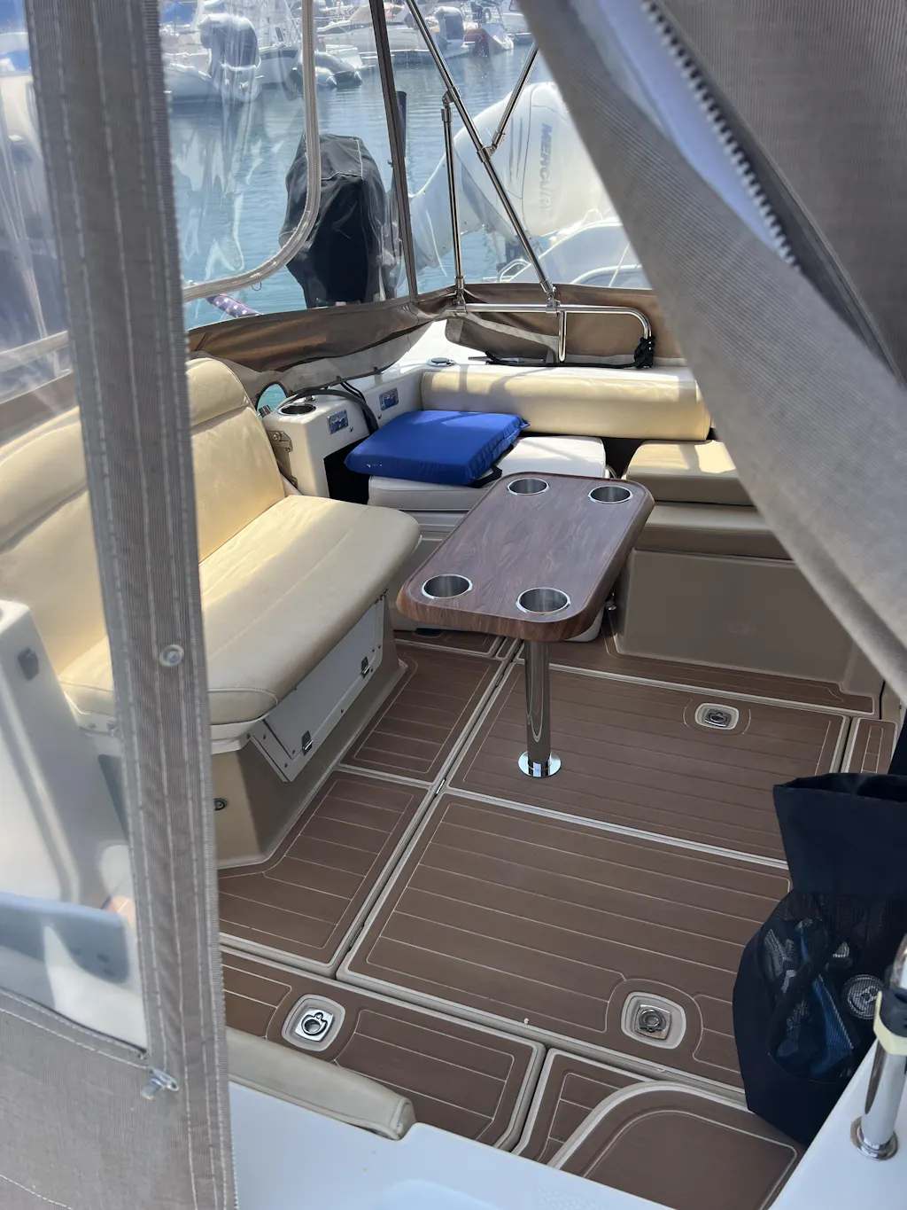 Boat Table Set - Flush Mounting Bolt System (6 colors) – SOLBREEZE