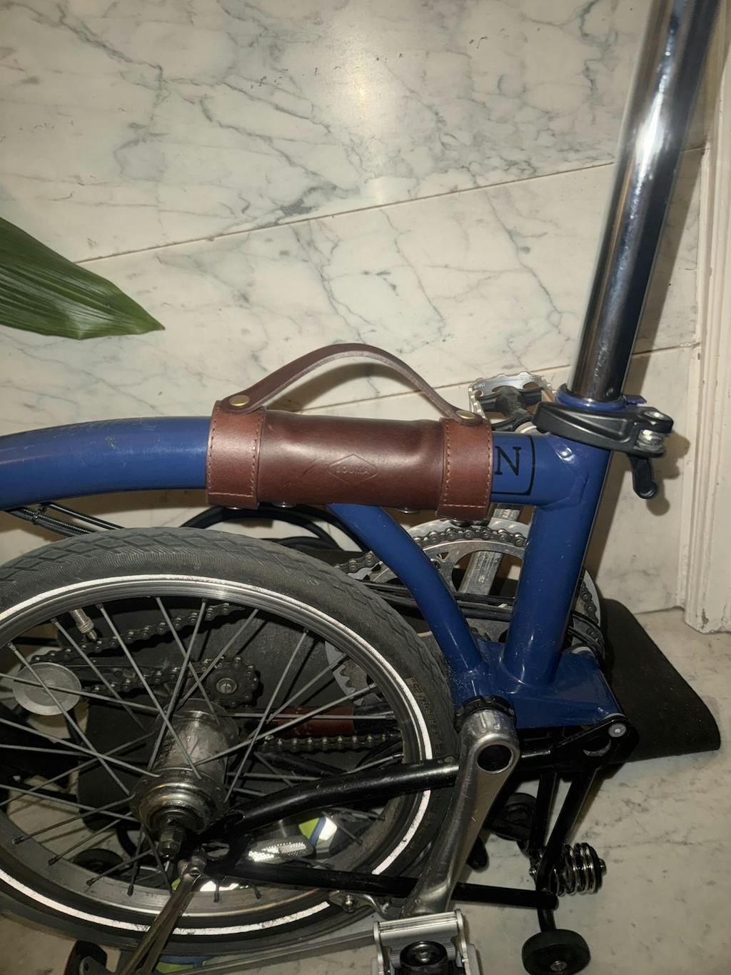 Leather Brompton Carry Handle - carry your bike in style – Souma Leather