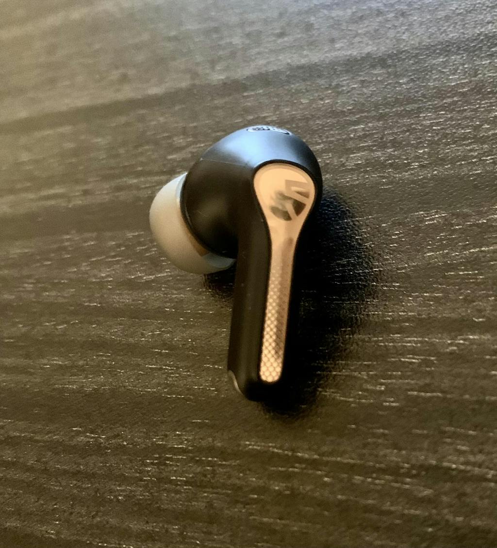 Capsule3 Pro Powerful Hybrid Active Noise Cancelling Wireless Earbuds ...