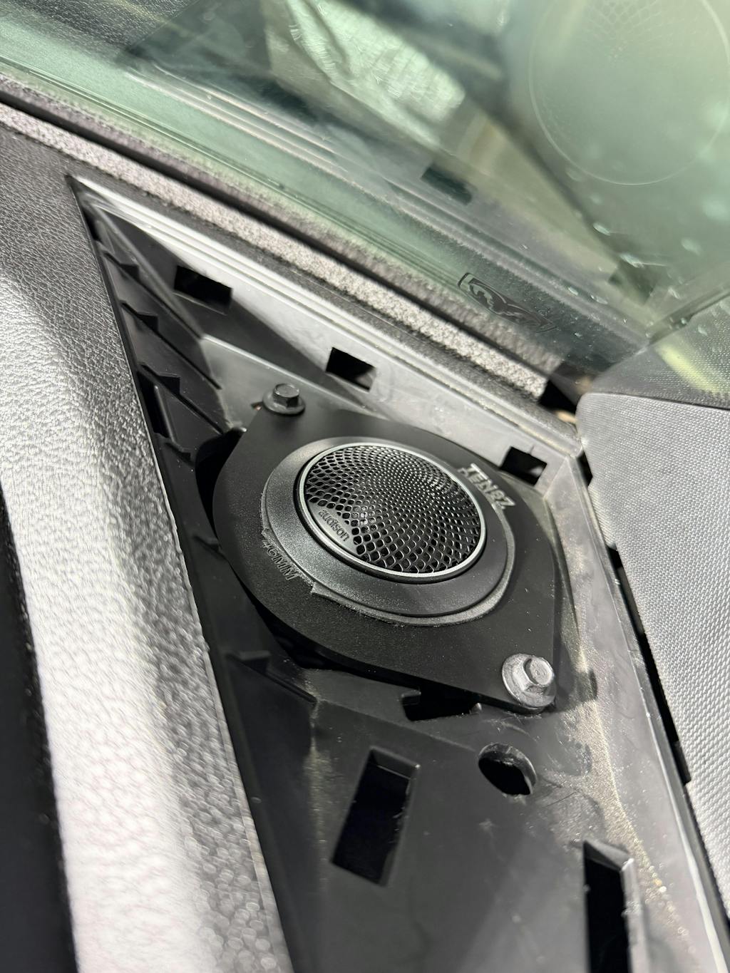 2019-2026 GM with Bose Interface - Nav-TV ZEN AVB-GM – Sounds Good Stereo