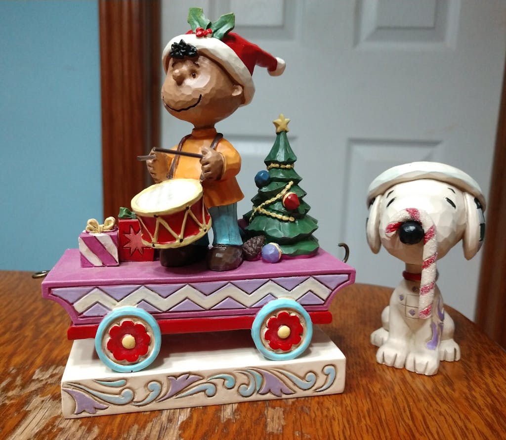 Jim Shore Peanuts: Franklin Train Car Figurine – Sparkle Castle