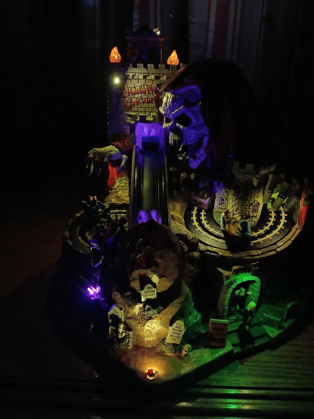 Lemax Spooky Town Halloween Village: Phantom Castle – Sparkle Castle