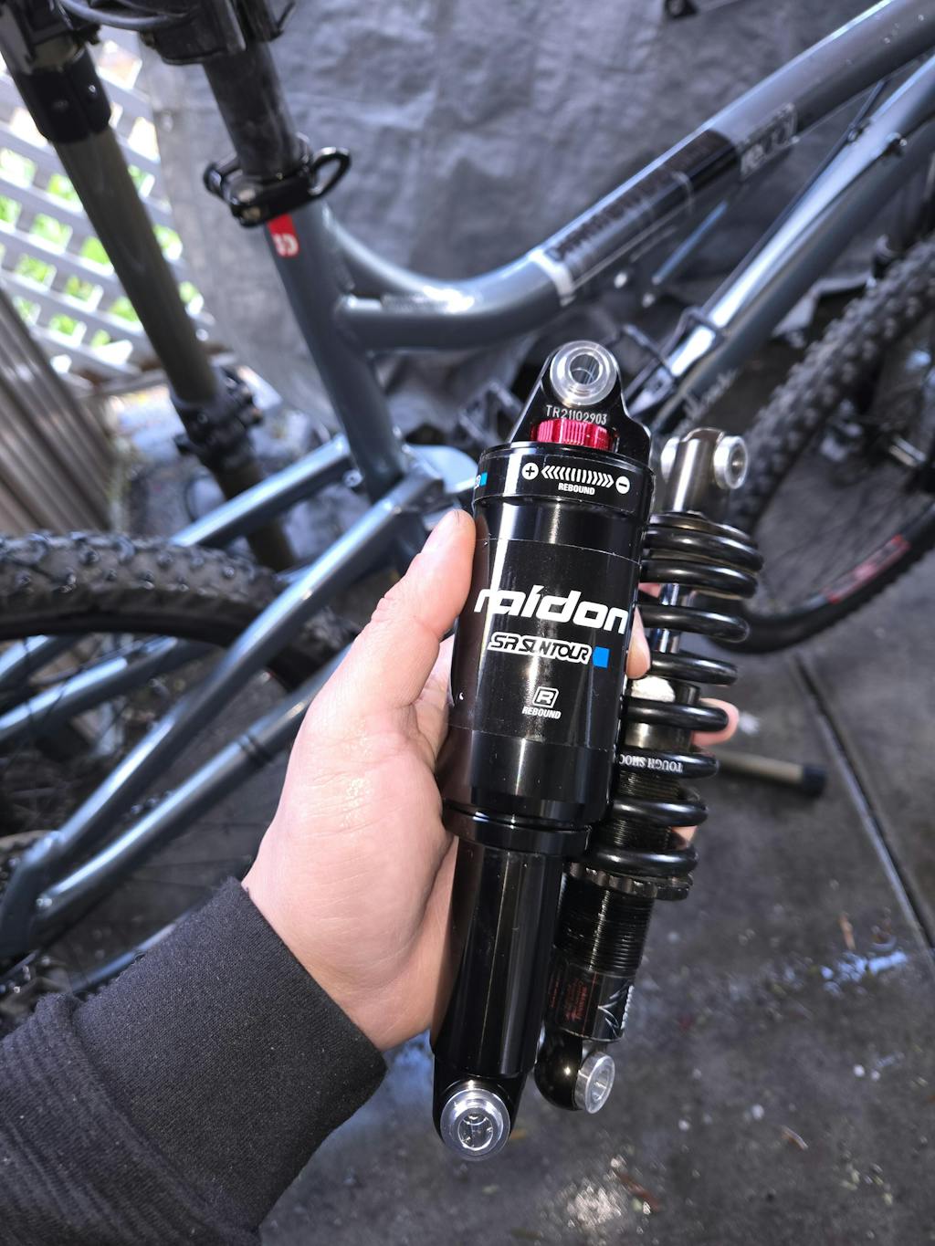 Raidon R – SR SUNTOUR NA Inc.